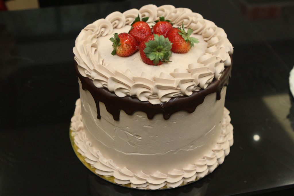 Moist Chocolate Cake with Chocolate Ganache – Food Thinkers